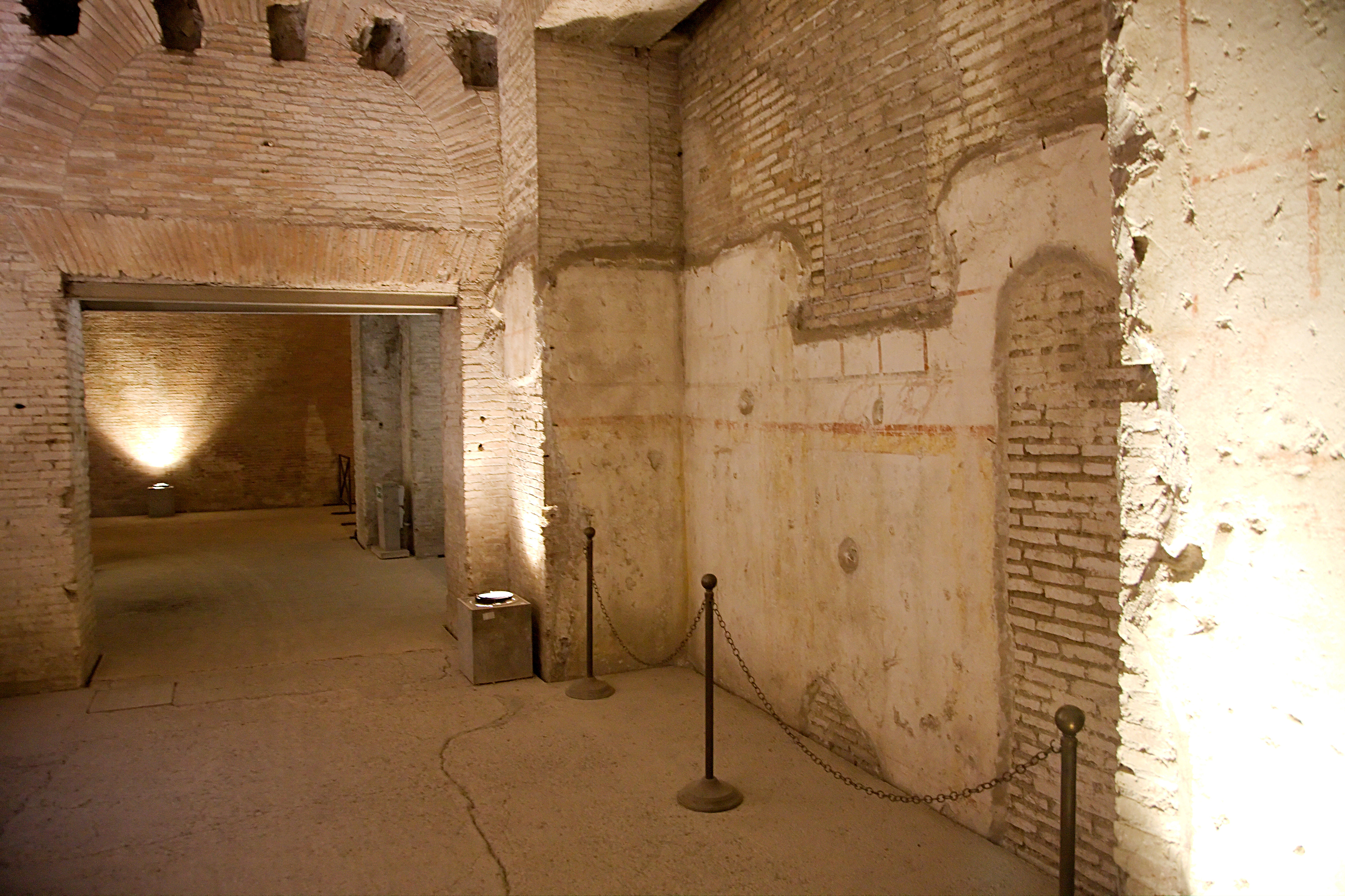 Domus Aurea: History, Images, Reconstructions, Useful information
